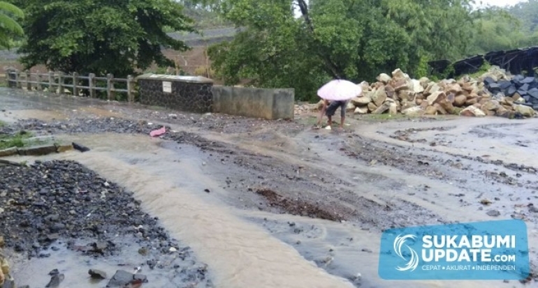 Diguyur Hujan Deras, Jembatan dan Puluhan Hektare Sawah di Ciracap Kabupaten Sukabumi Terendam ...