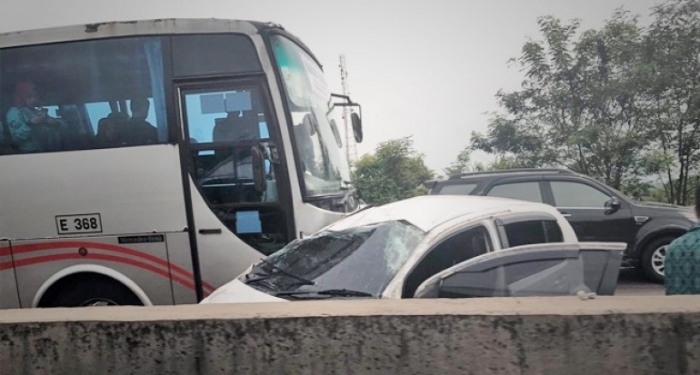 Kronologi Tabrakan Bus Budiman di Tol Purbaleunyi - Sukabumi update